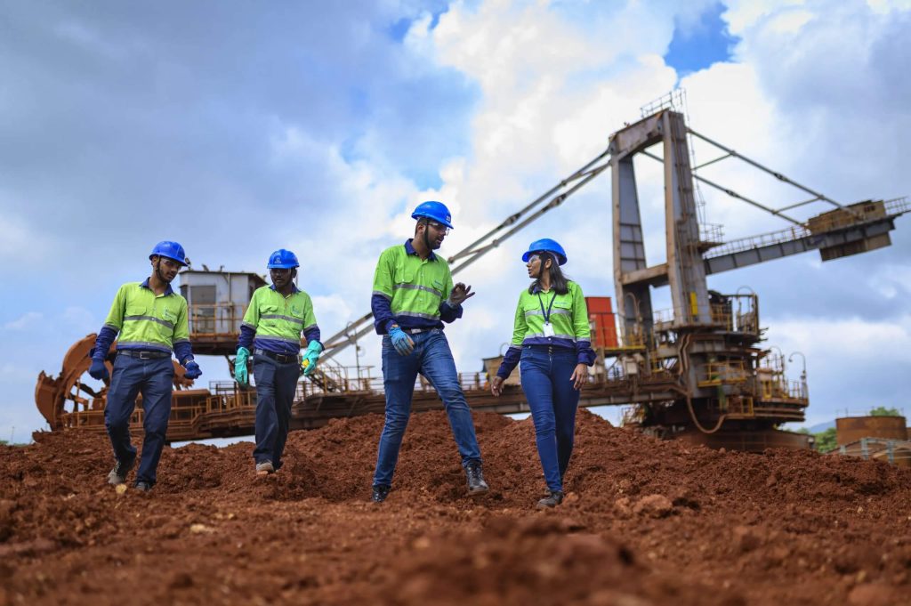 What are the benefits of using red mud in construction? - Reality Paper