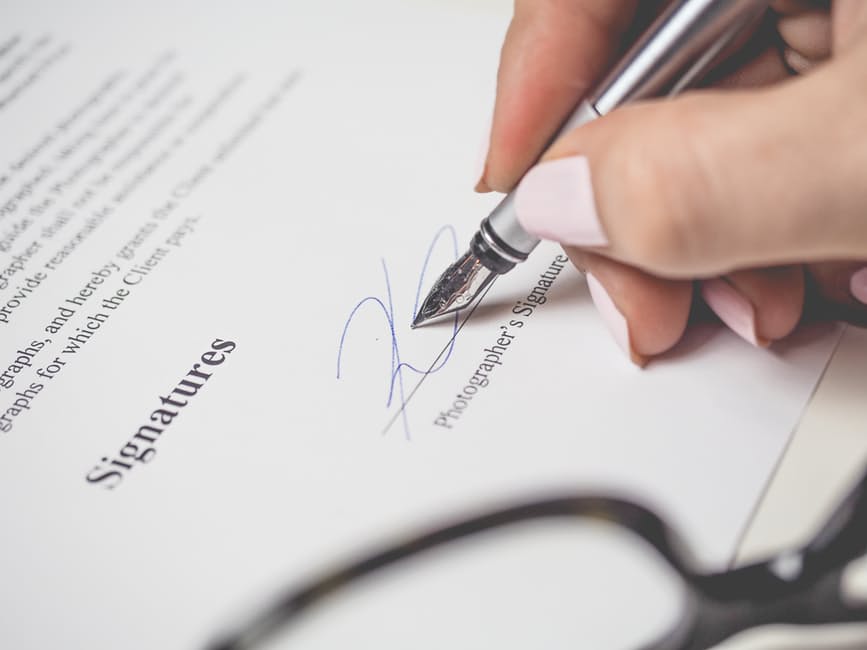 What to Include in Your Elevator Maintenance Contract - Reality Paper